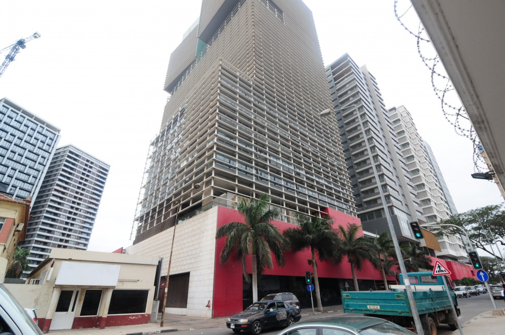 Loja em Rua Marechal Brós Tito - Angocasa