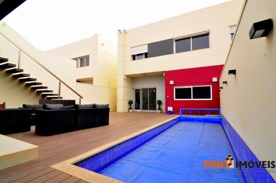 Vivenda V4 em Condomínio Infinity Residence - Angocasa