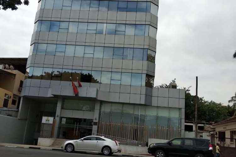 Escritório em Rua 28 de Maio (Maianga) - Angocasa