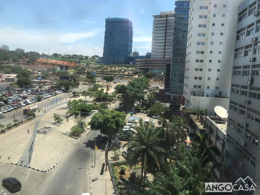 Escritório em Torre Ambiente (Marginal de Luanda) - Angocasa