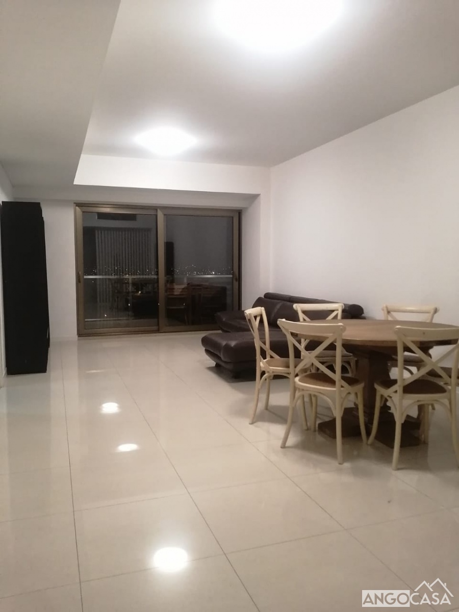 Apartamento T2 em Edifício Solar de Alvalade - Angocasa