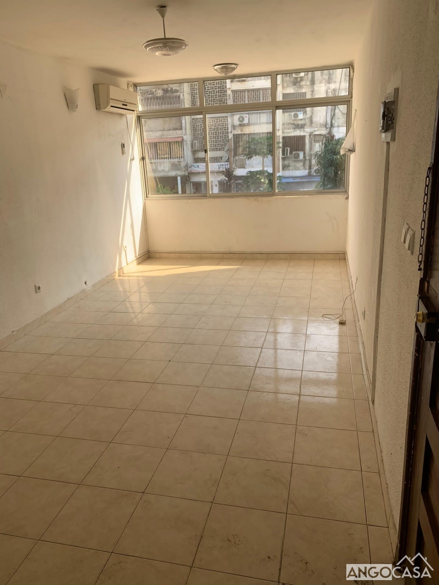 Apartamento T2 em Prédio dos Cubanos (Maculusso) - Angocasa