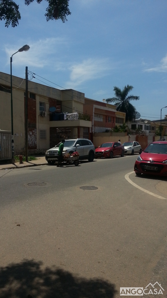 Apartamento T2 em Rua Aires de Menezes (Maianga) - Angocasa