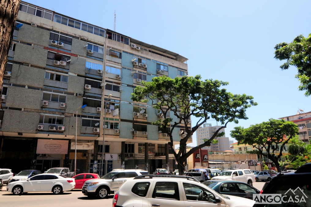 Apartamento T2 em Av. Comandante Valódia (Kinaxixi) - Angocasa