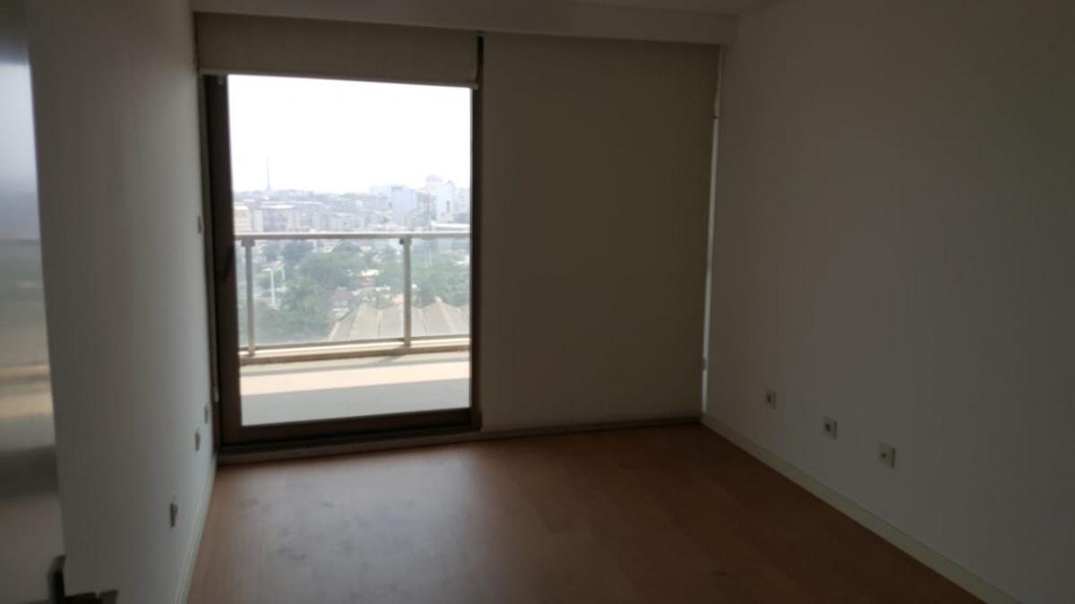 Apartamento T3 em Edifício Solar de Alvalade - Angocasa