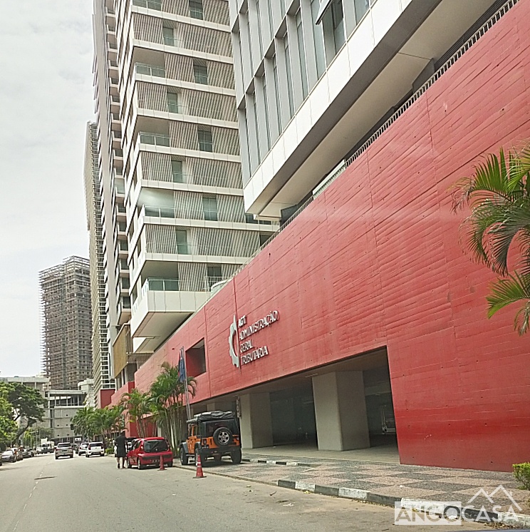 Apartamento T4 em Edifício Escom (Kinaxixi) - Angocasa