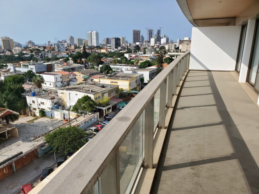 Apartamento T4 em Edifício Solar de Alvalade - Angocasa