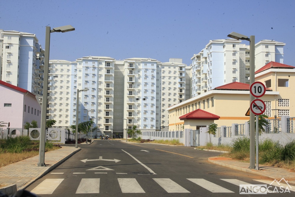 Apartamento T5 em Centralidade do Kilamba (Quarteirão A) - Angocasa