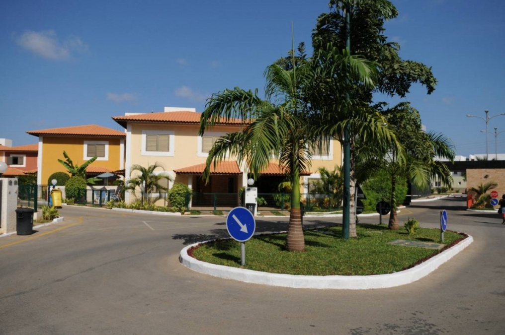 Vivenda V3 em Brisas de Talatona (Talatona) - Angocasa