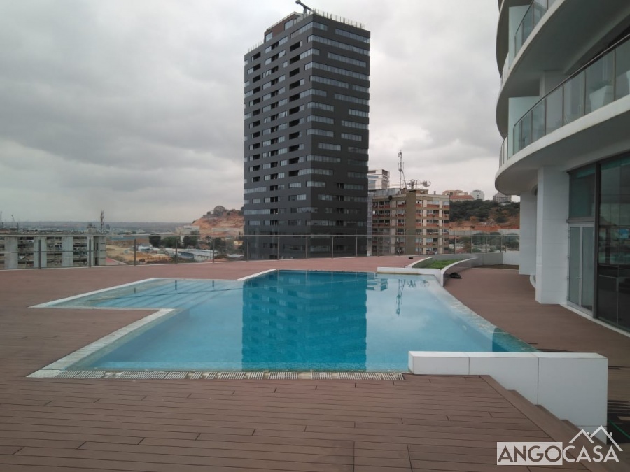 Loja em Av. 4 de Fevereiro (Ingombotas) - Angocasa