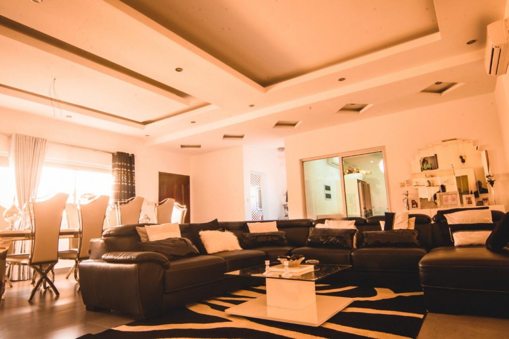 Guest House em Lar do Patriota - Angocasa