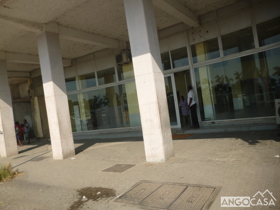 Loja em Av. 4 de Fevereiro (Ingombotas) - Angocasa