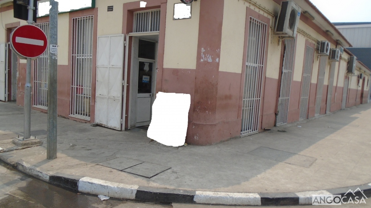 Loja em Av. 4 de Fevereiro (Ingombotas) - Angocasa