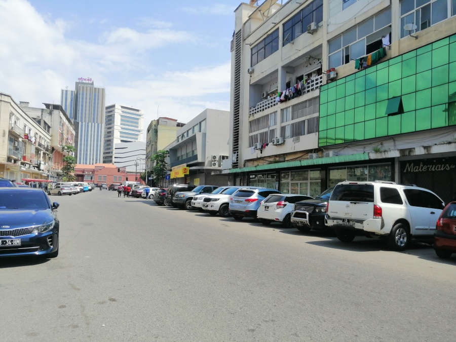 Loja em Rua Luis Mota Feo - Marginal de Luanda - Angocasa