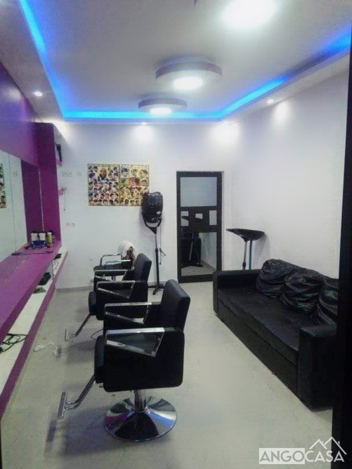 Loja em Zango 3, Rua da Dira - Angocasa