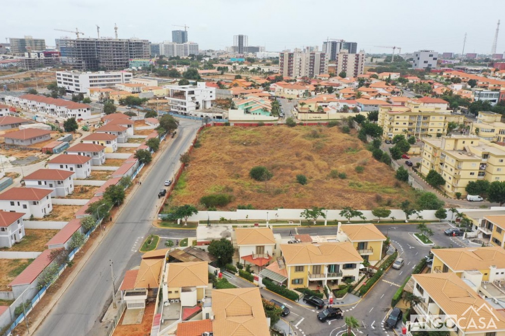 Terreno em Talatona - Angocasa