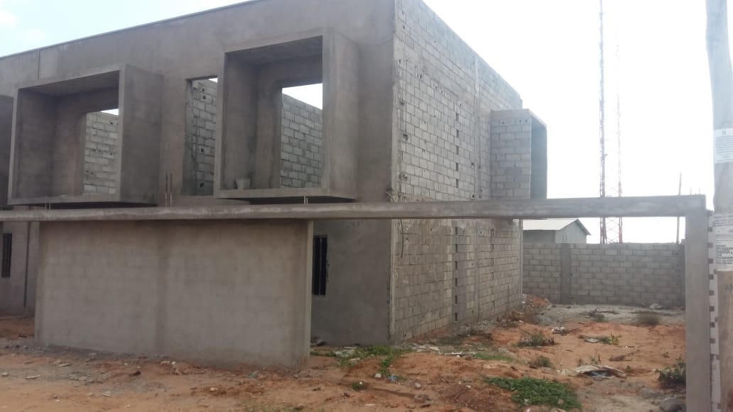 Vivenda V4 em Zango 4 - Angocasa