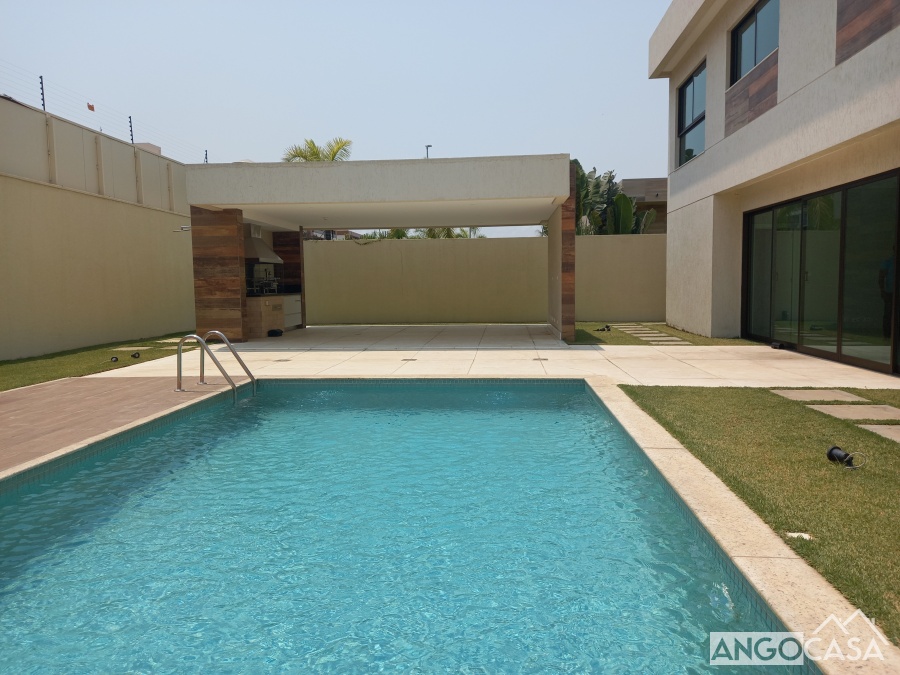 Vivenda V4 em Condomínio Malunga (Talatona) - Angocasa