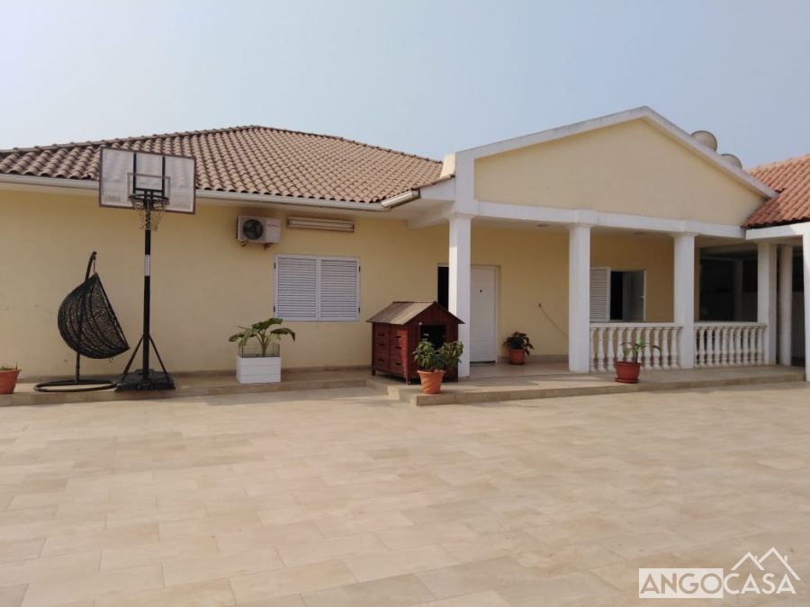 Vivenda V5 em Condomínio Vila Flor (Camama) - Angocasa