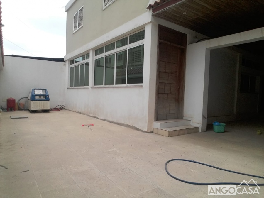 Vivenda V6 em Bairro Prenda - Angocasa