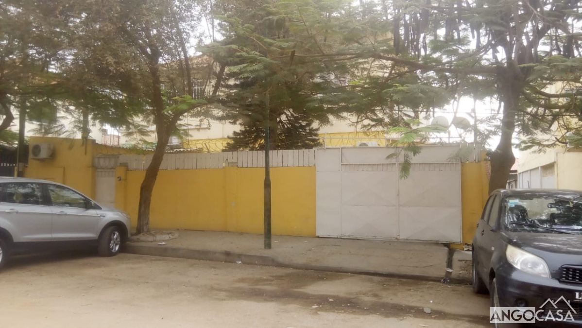 Vivenda V3 em Rua Dr. José Maria Antunes (Maianga) - Angocasa