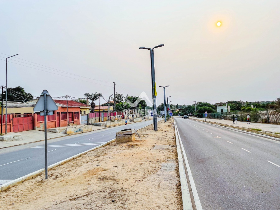 Vivenda V3 em Rua 28 de Maio (Maianga) - Angocasa
