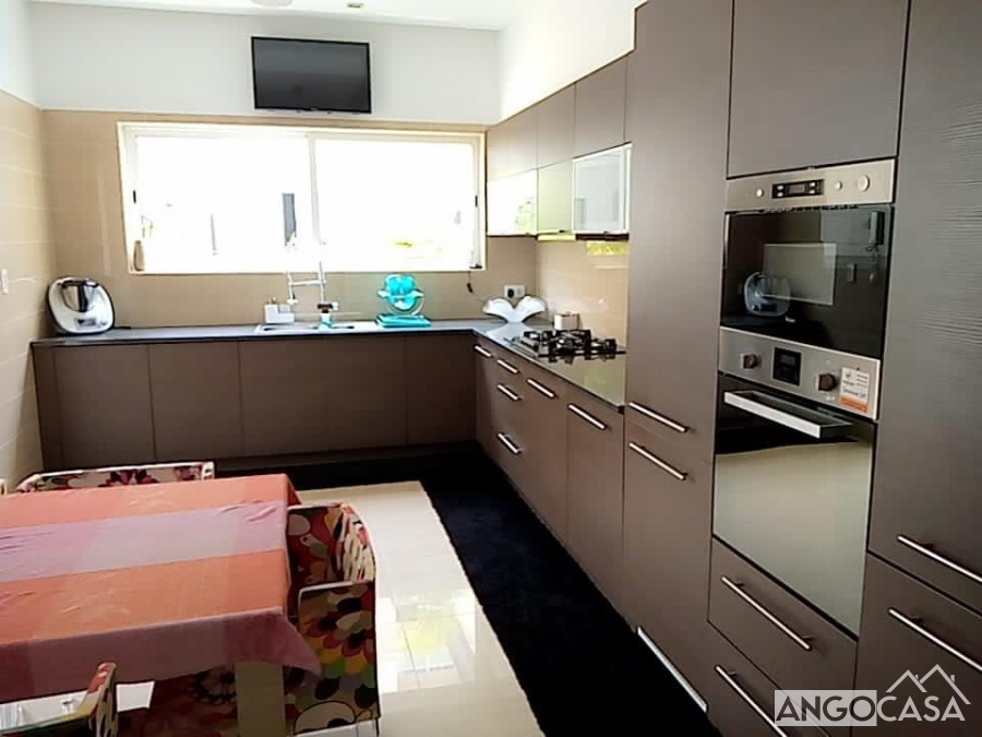 Vivenda V3 em Condomínio Infinity Residence - Angocasa