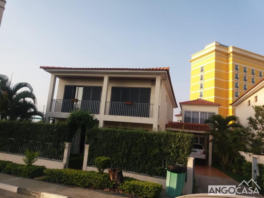 Vivenda V3 em Condomínio Mama Muxima - Angocasa