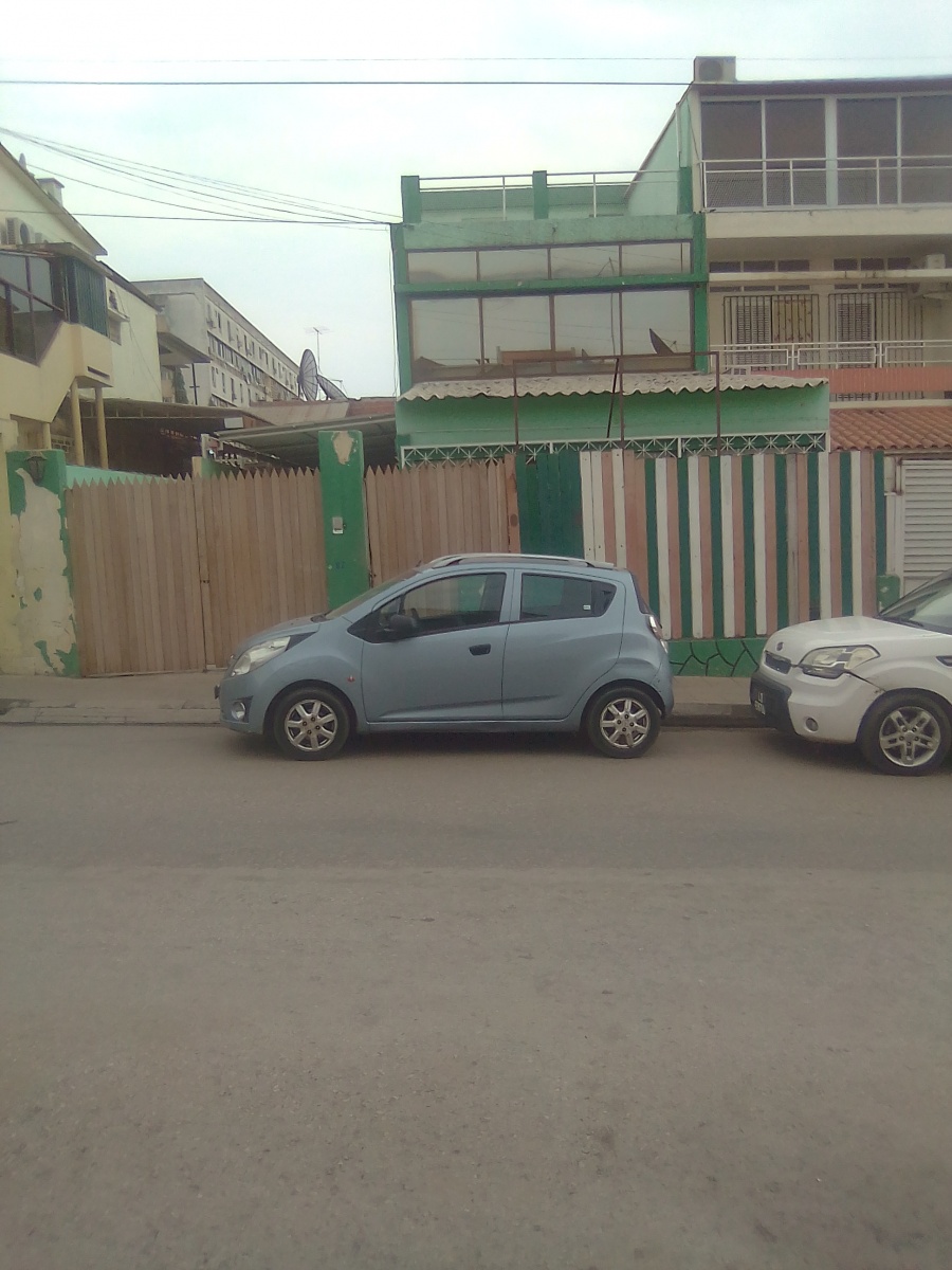 Vivenda V3 em Bairro Prenda - Angocasa