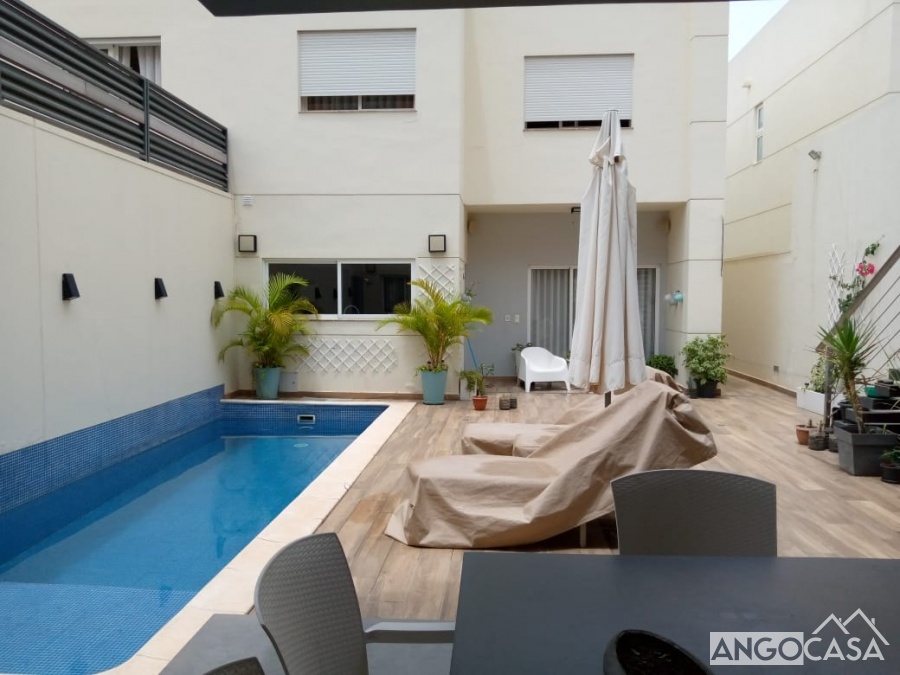 Vivenda V3 em Condomínio Infinity Residence (Talatona - Angocasa
