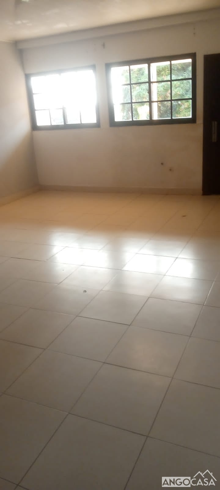 Vivenda V3 em Zango 1 - Angocasa