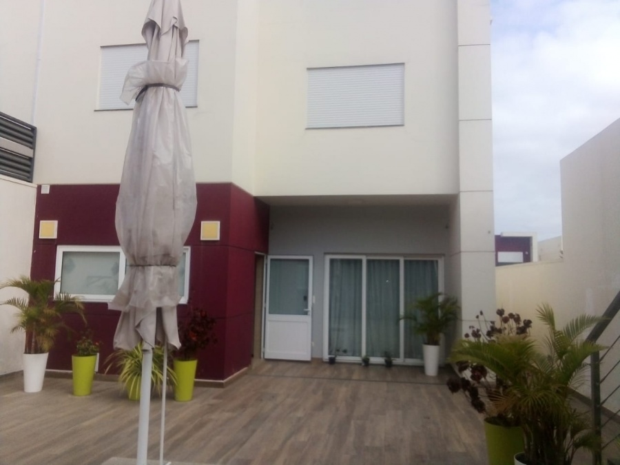 Vivenda V4 em Condomínio Infinity Residence Talatona - Angocasa