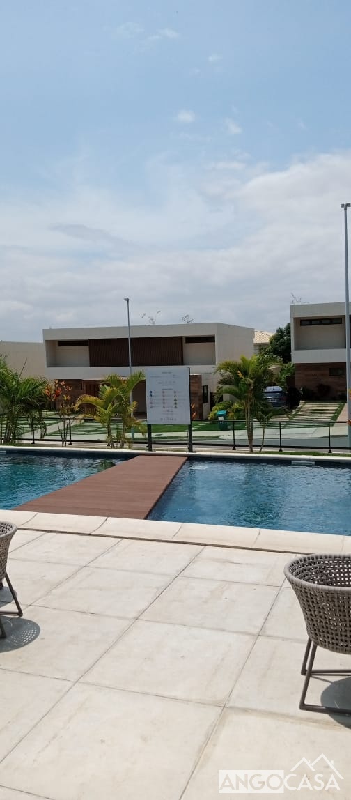 Vivenda V4 em Condomínio Malunga - Talatona - Angocasa