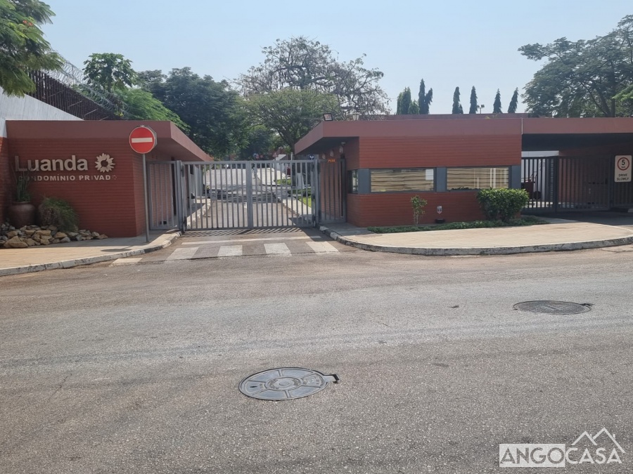 Vivenda V4 em Condomínio Luanda - Angocasa