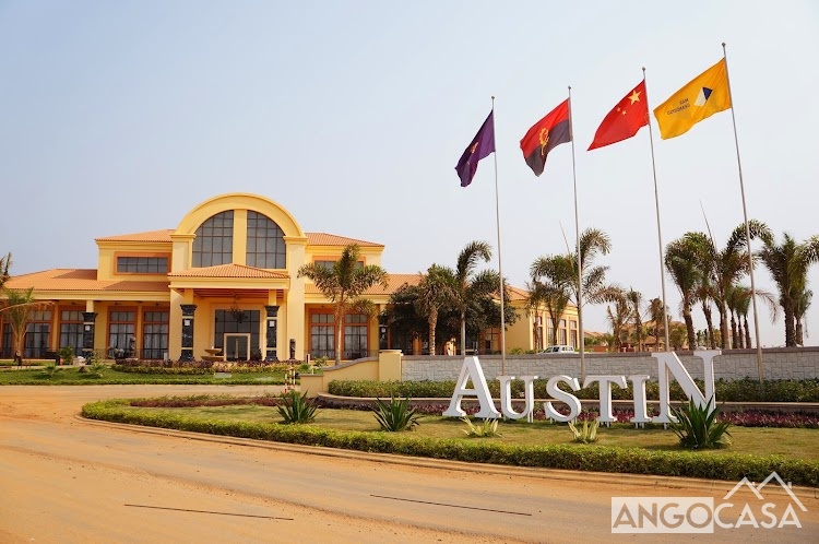 Vivenda V4 em Condomínio Austin - Angocasa