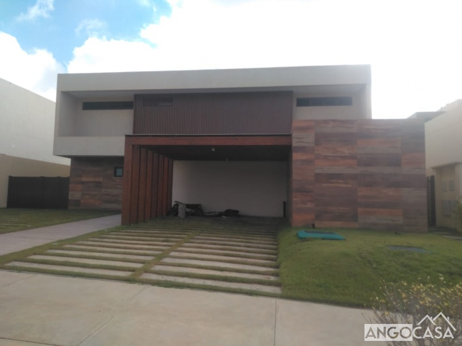 Vivenda V4 em Condomínio Malunga (Talatona) - Angocasa