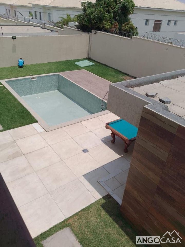 Vivenda V4 em Condomínio Malunga - Angocasa