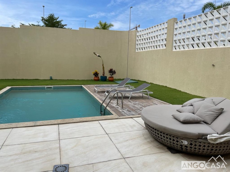 Vivenda V4 em Condomínio Malunga (Talatona) - Angocasa