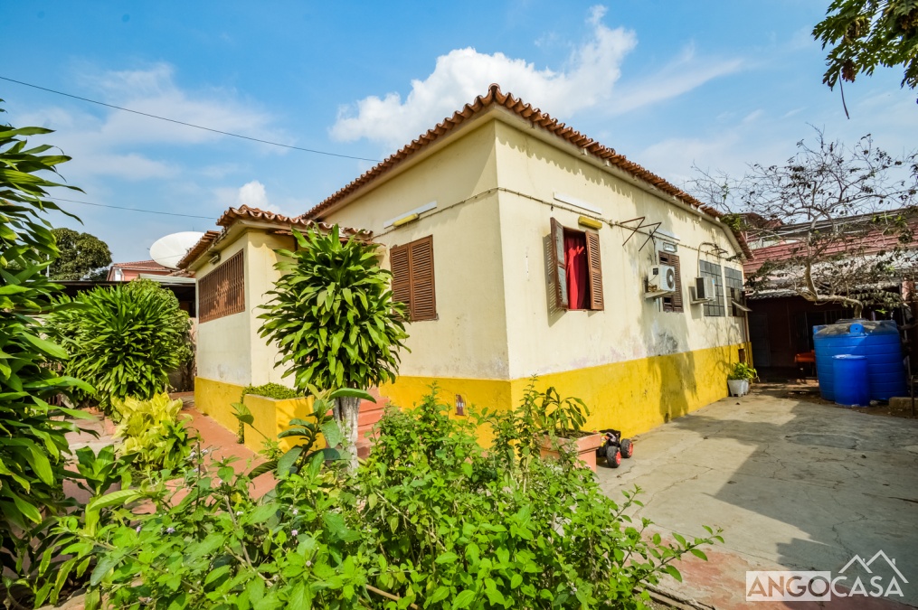 Vivenda V4 em Maianga, Rua Aires de Menezes - Angocasa