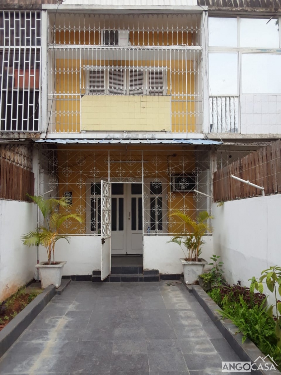 Vivenda V4 em Valódia - Angocasa