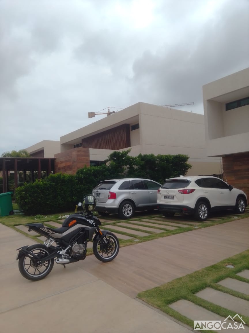 Vivenda V5 em Condomínio Malunga - Talatona - Angocasa