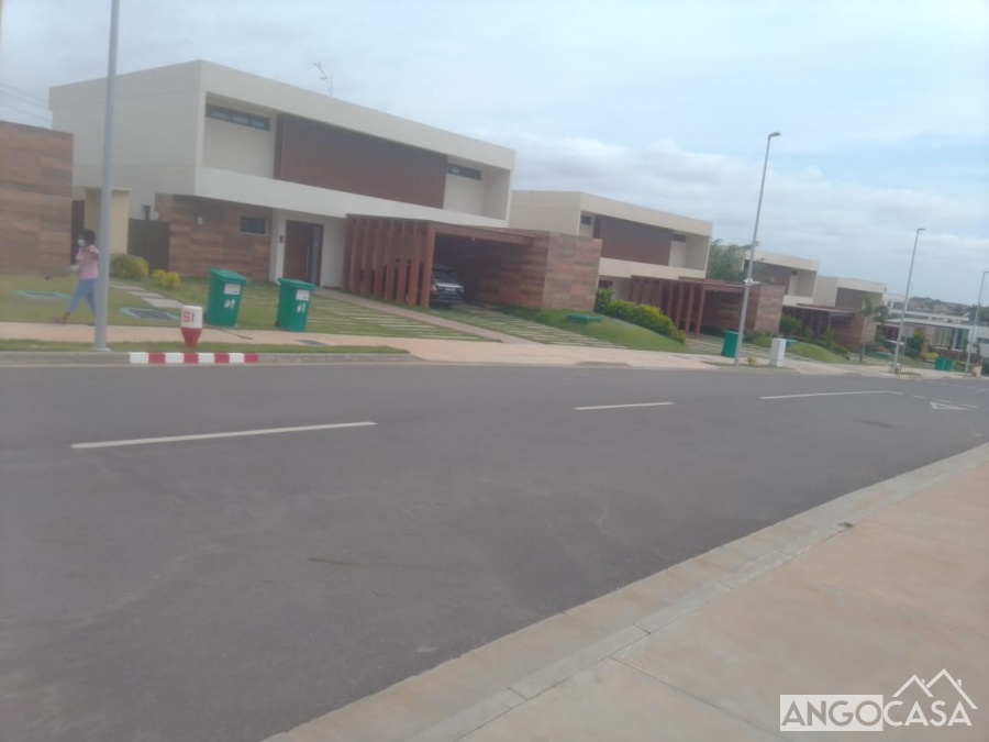 Vivenda V5 em Condomínio Malunga (Malunga) - Angocasa