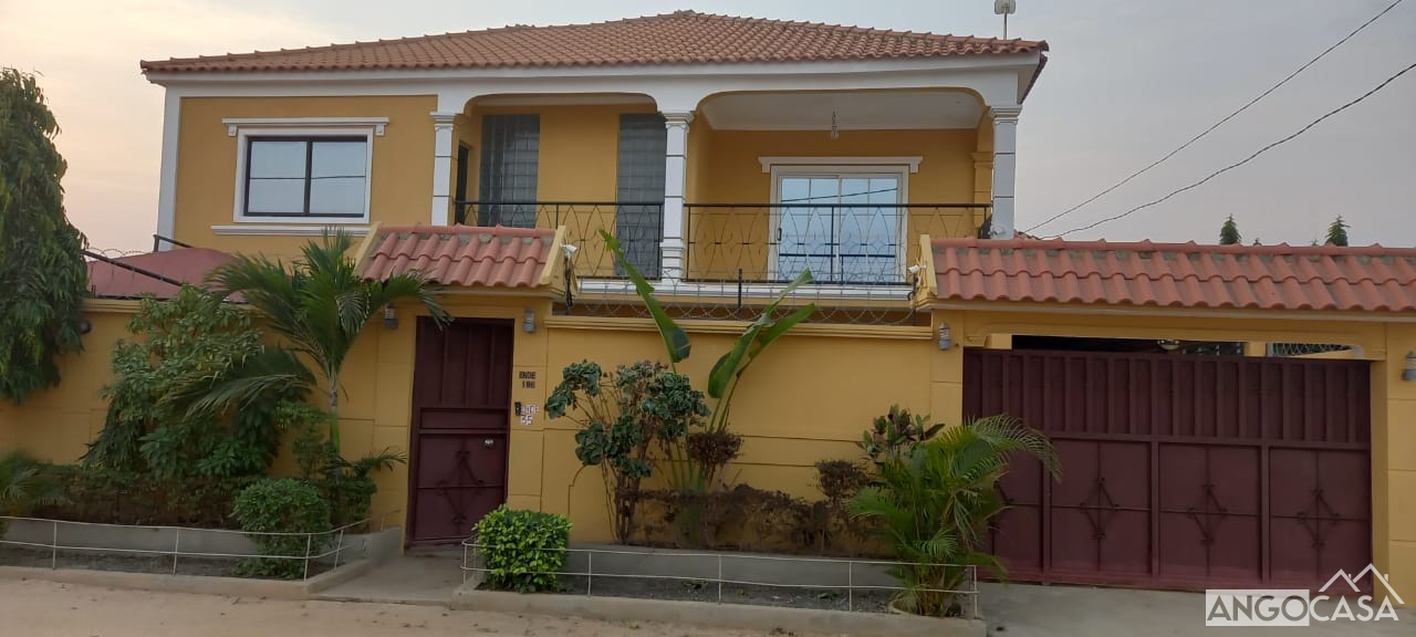 Vivenda V5 em Zango 1 - Rua do Kasokola - Angocasa
